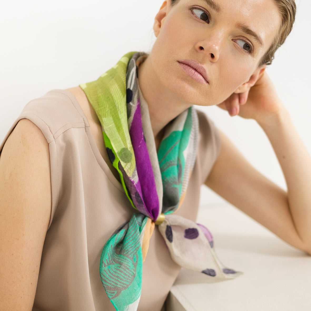 Omi linen 'Abbey' Pastel mini scarf with ring – YARN&COPPER
