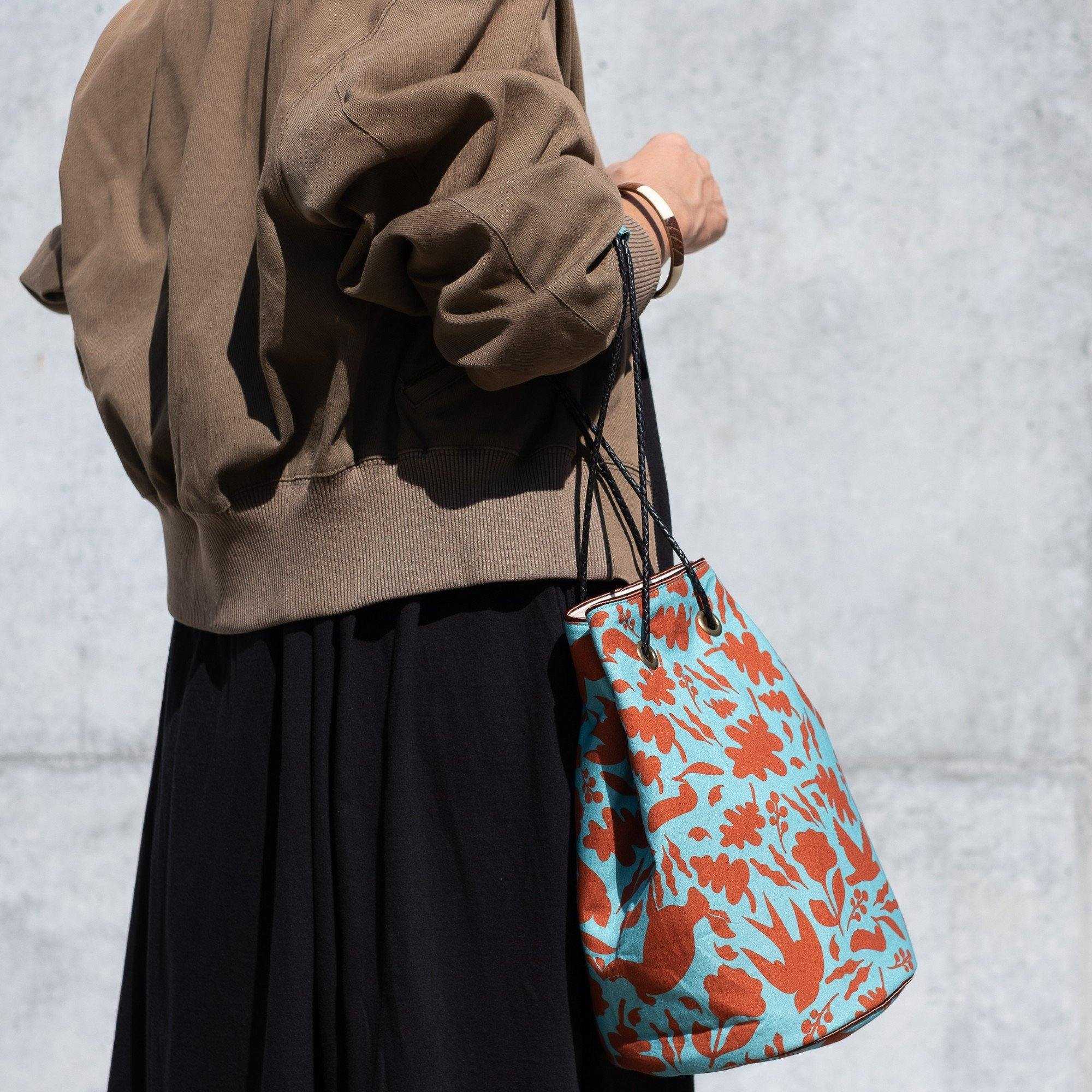 Organic Cotton bucket bag 'Bramley Hedge' Blue – YARN&COPPER
